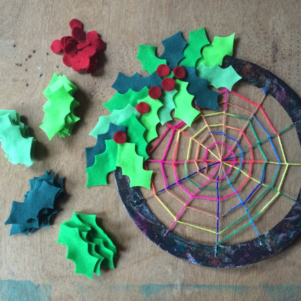 Felt Holly Wreath | Colourful Minds