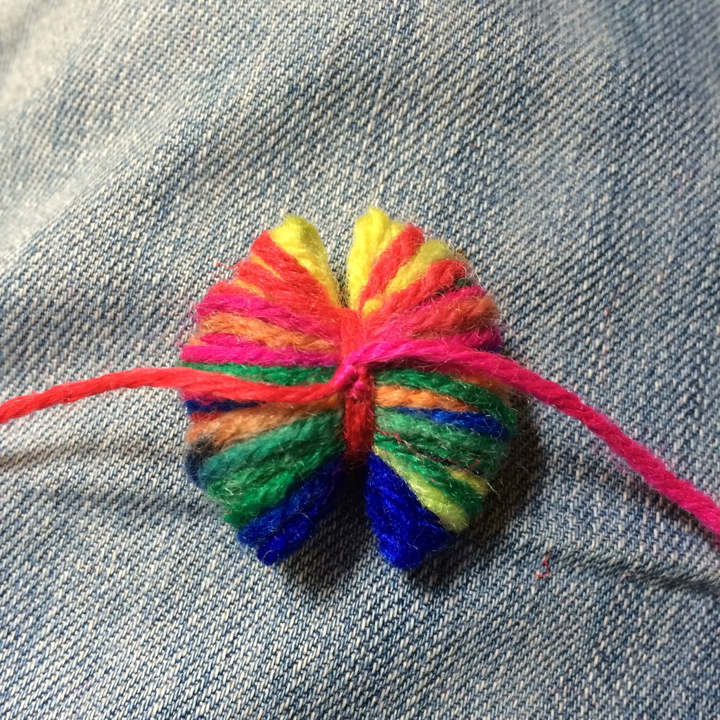 Fork Pom Poms | Colourful Minds