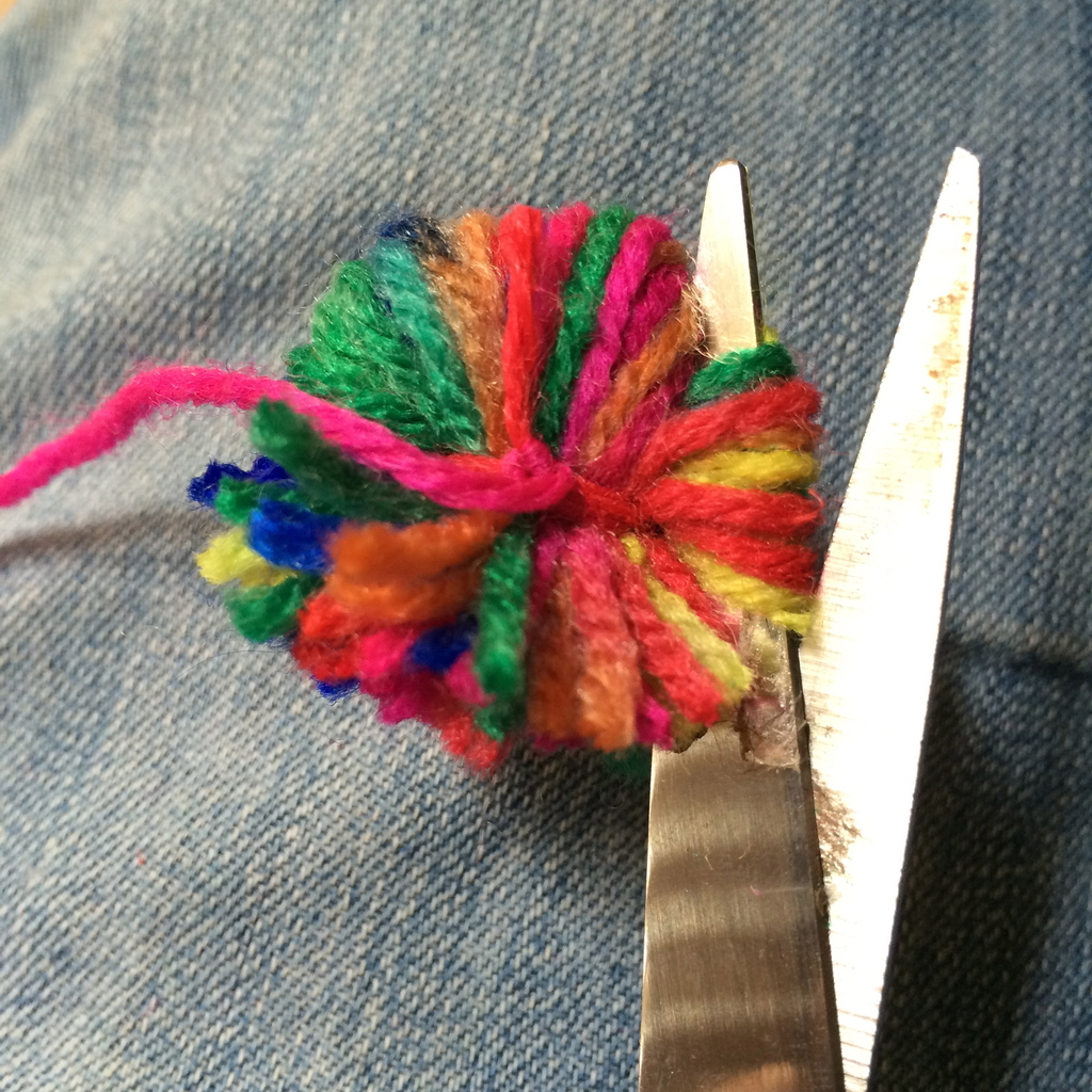 Fork Pom Poms | Colourful Minds