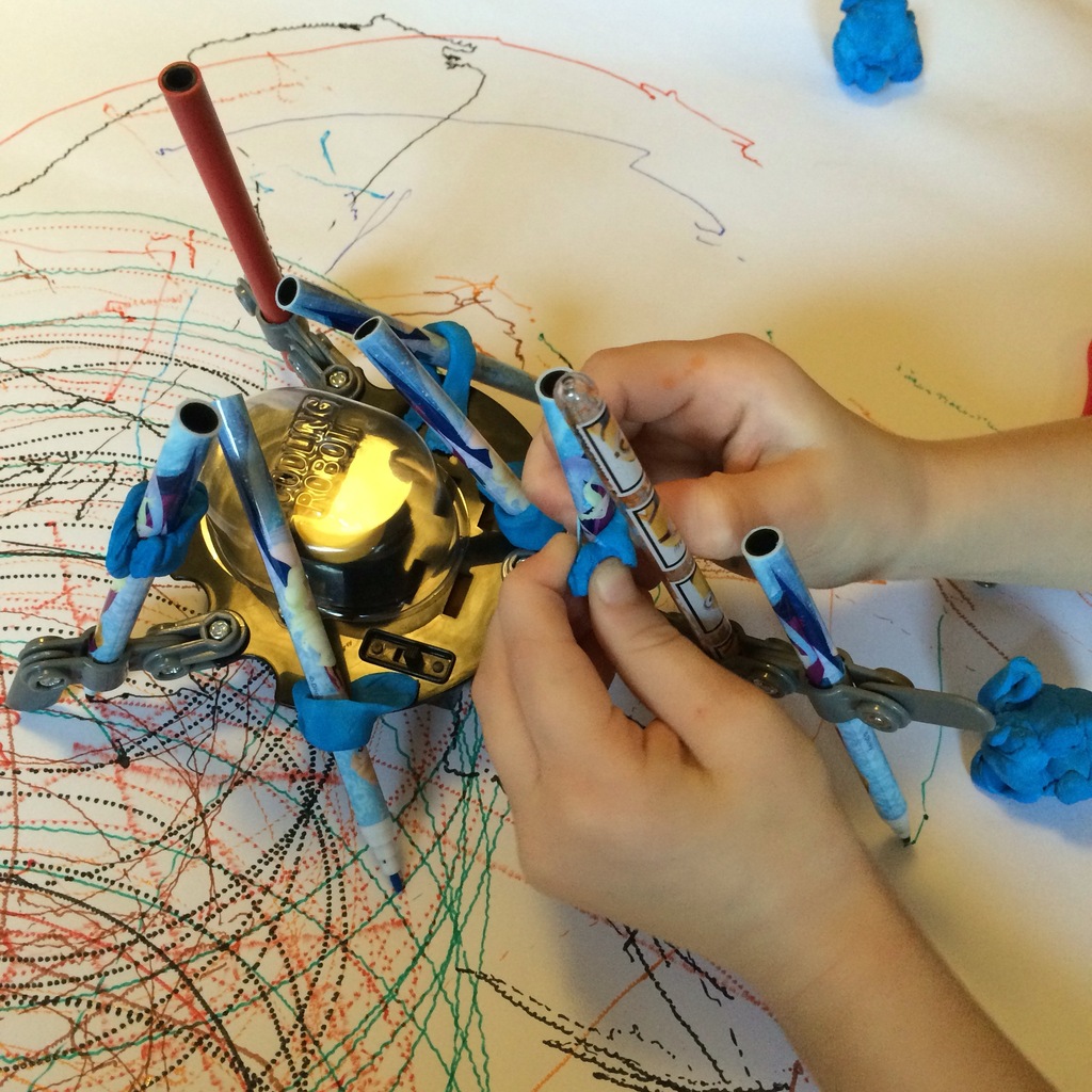 Robot Drawing | Colourful Minds