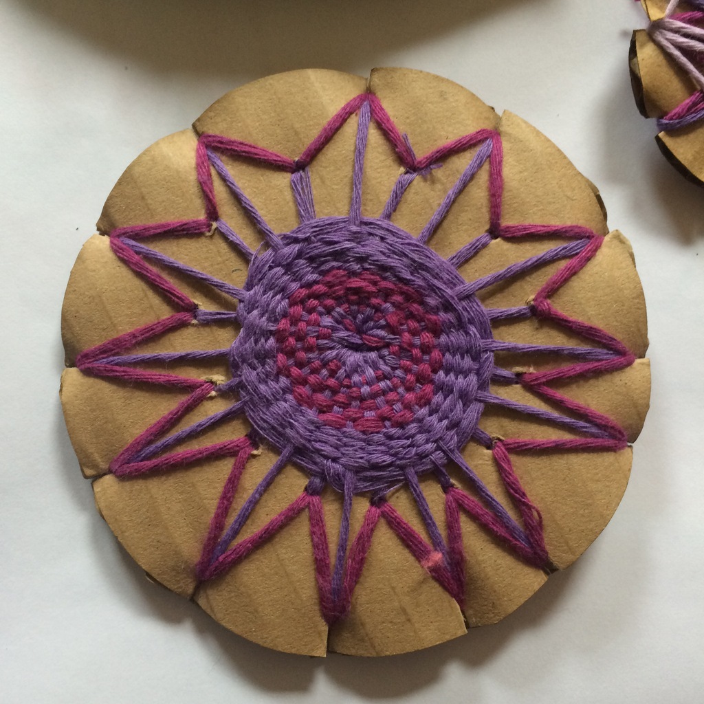 1001 Woven Wheels (Paper Village Project) | Colourful Minds